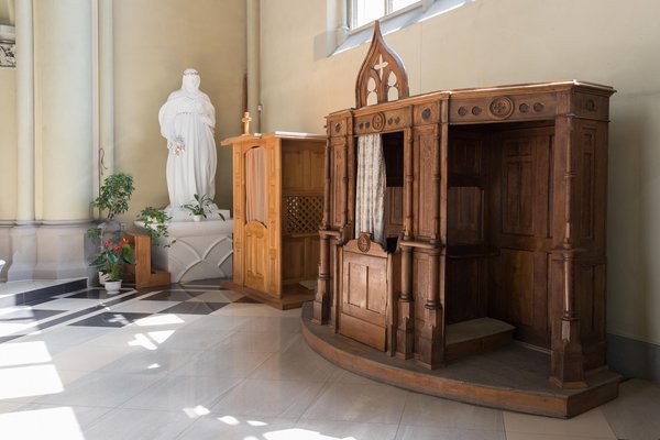 Confesar | Spanish to English Translation - SpanishDictionary.com