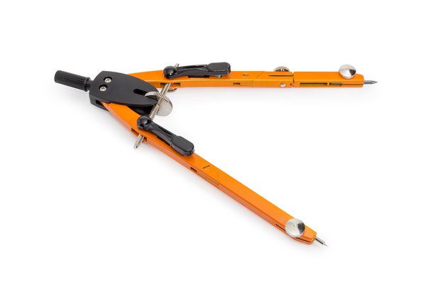 Compás | Spanish to English Translation - SpanishDictionary.com