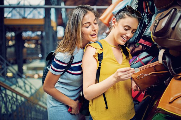 Cuánto cuesta | Spanish to English Translation - SpanishDictionary.com