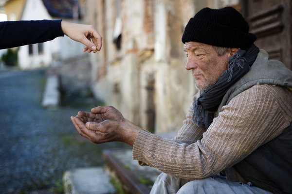 Pobre | Spanish to English Translation - SpanishDictionary.com