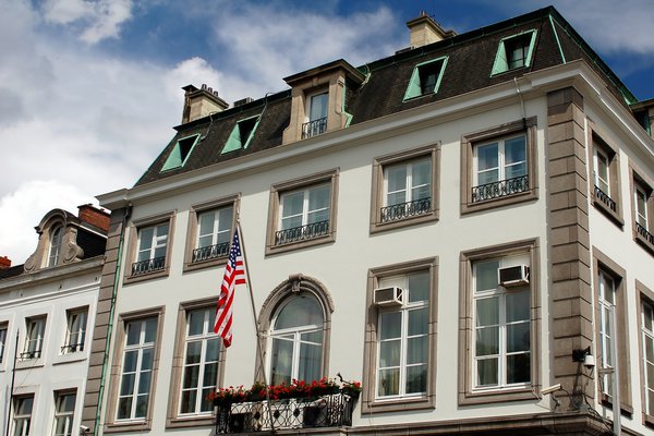 Embajada | Spanish to English Translation - SpanishDictionary.com