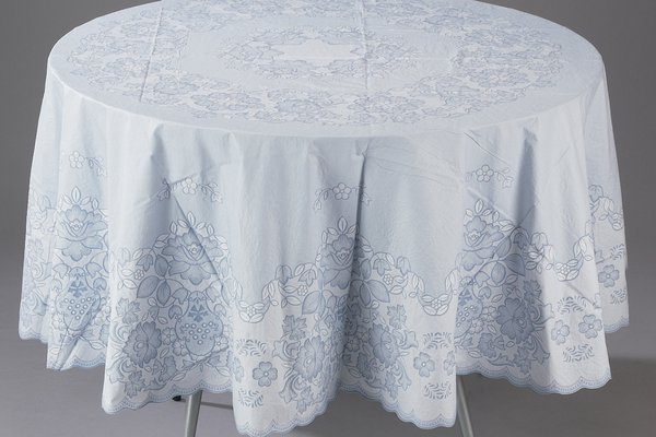 Tablecloth in Spanish | English to Spanish Translation ...