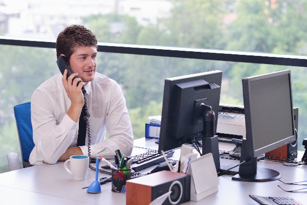 Trabajando | Spanish to English Translation - SpanishDictionary.com