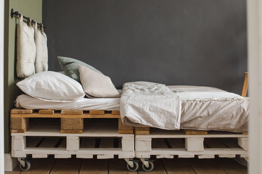 Pallets in Spanish | English to Spanish Translation - SpanishDictionary.com