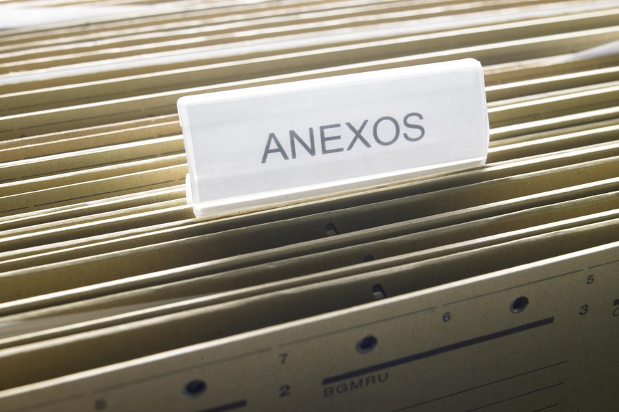 Aparte | Spanish to English Translation - SpanishDictionary.com