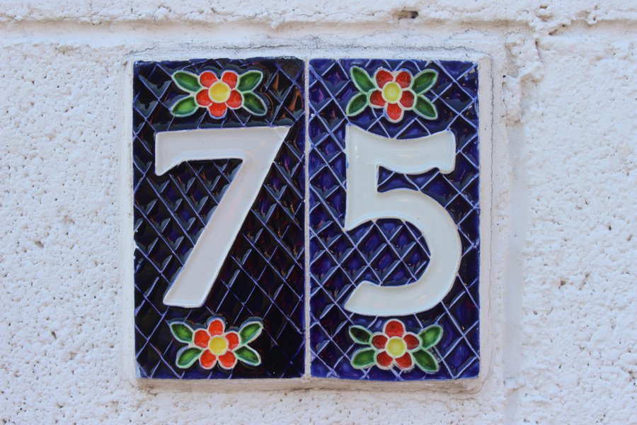 Setenta y cinco | Spanish to English Translation - SpanishDictionary.com