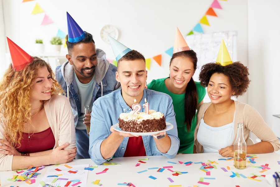 Feliz cumpleaños | Spanish to English Translation - SpanishDictionary.com