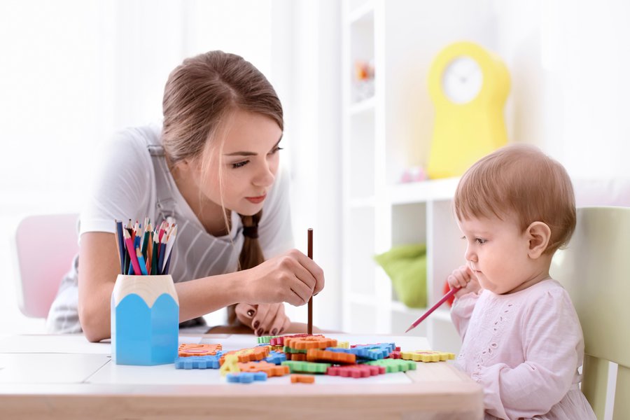 Niñera | Spanish to English Translation - SpanishDictionary.com