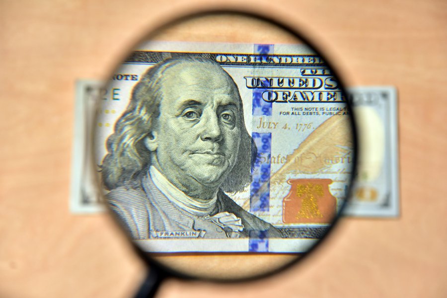 Reales | Spanish to English Translation - SpanishDictionary.com