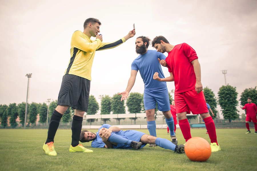 Foul in Spanish | English to Spanish Translation - SpanishDictionary.com