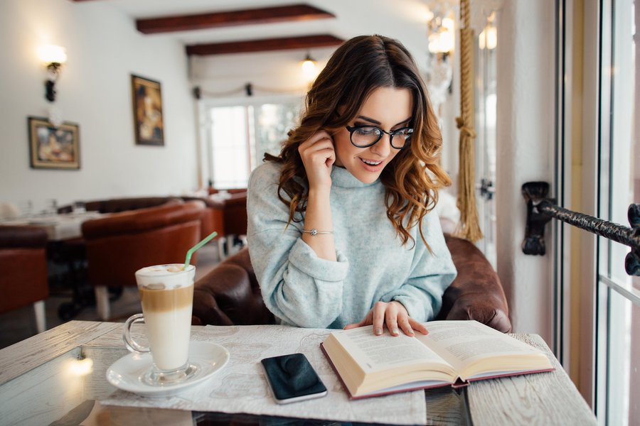 Interesante | Spanish to English Translation - SpanishDictionary.com
