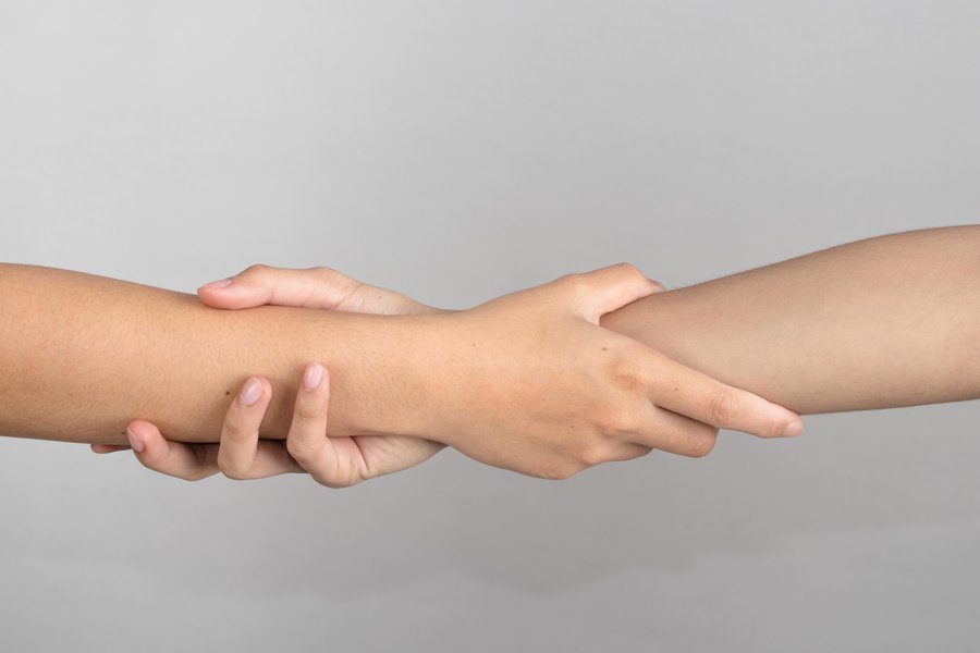 Grasp in Spanish | English to Spanish Translation - SpanishDictionary.com