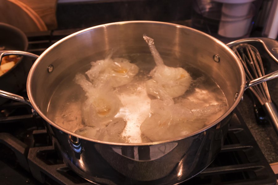 Poach in Spanish | English to Spanish Translation - SpanishDictionary.com