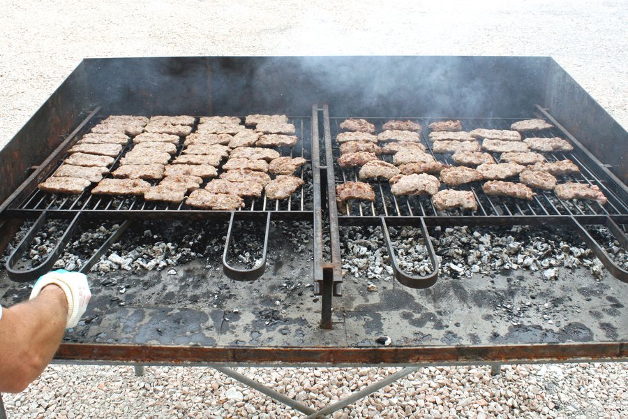 Parrilla | Spanish to English Translation - SpanishDictionary.com