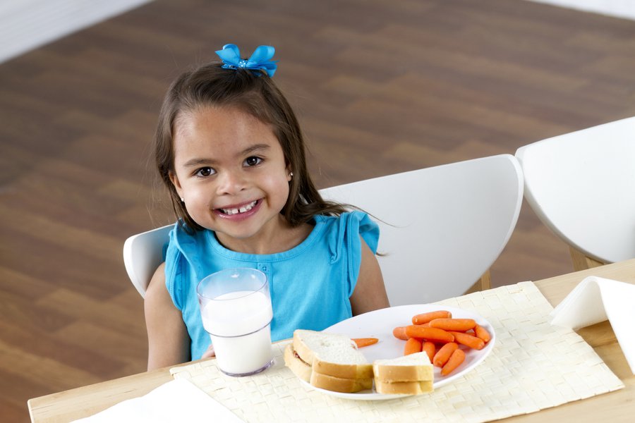 Almorzando | Spanish to English Translation - SpanishDictionary.com