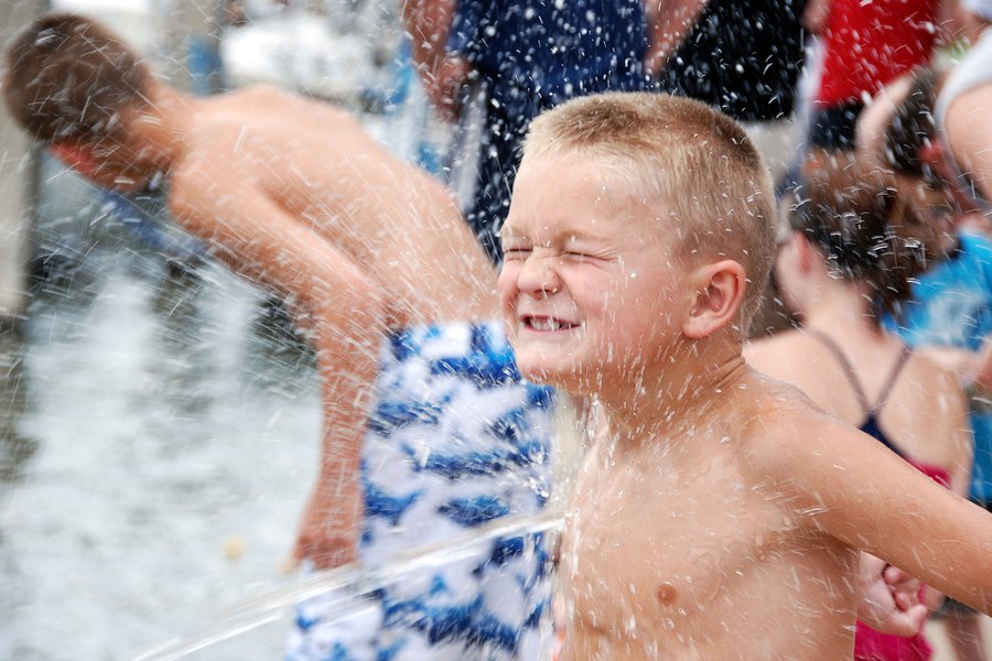 Mojado | Spanish to English Translation - SpanishDictionary.com