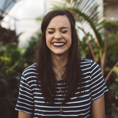 Posó | Spanish to English Translation - SpanishDictionary.com